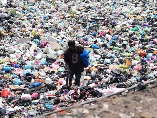 Africa, un continente di plastica | Messaggero di Sant'Antonio