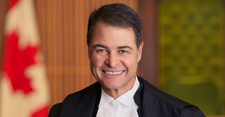 Rota, il presidente che ascolta Dalla | Messaggero di Sant'Antonio